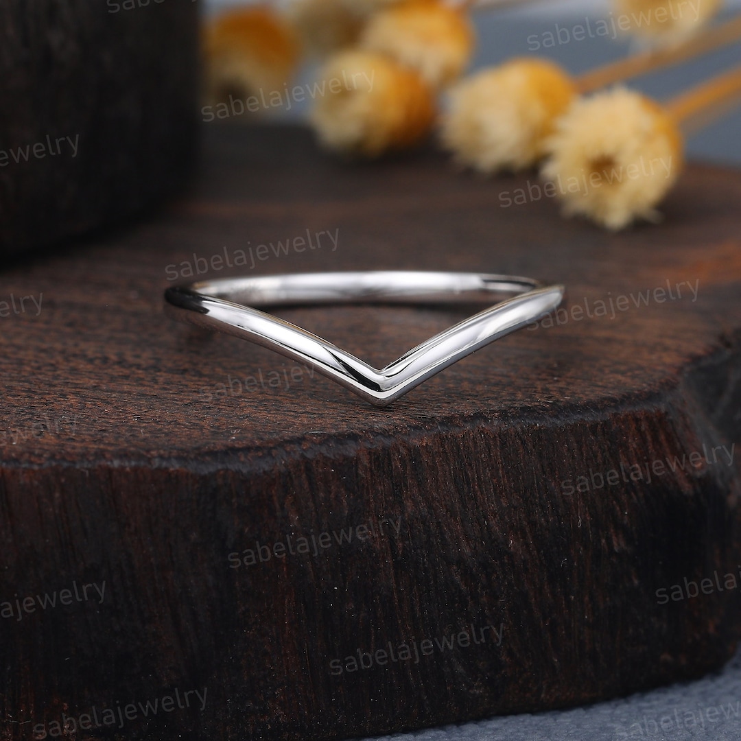 Plain Curved Wedding Band Vintage White Gold Simple Chevron Wedding ...