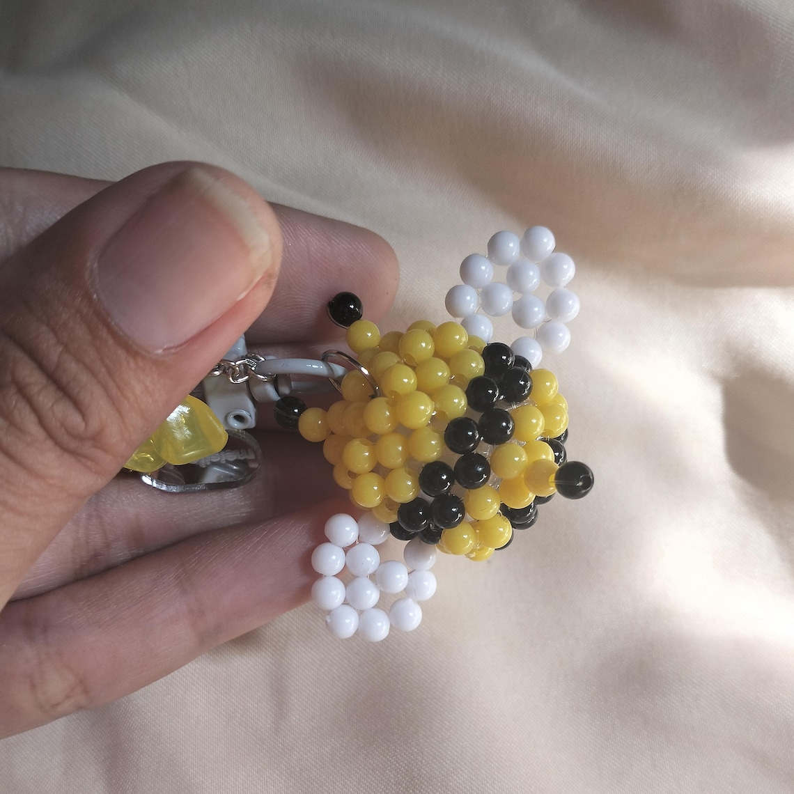Bee Beaded Amigurumi Keychain, Cute Bees Charm, Gift for Sister, Couple ...