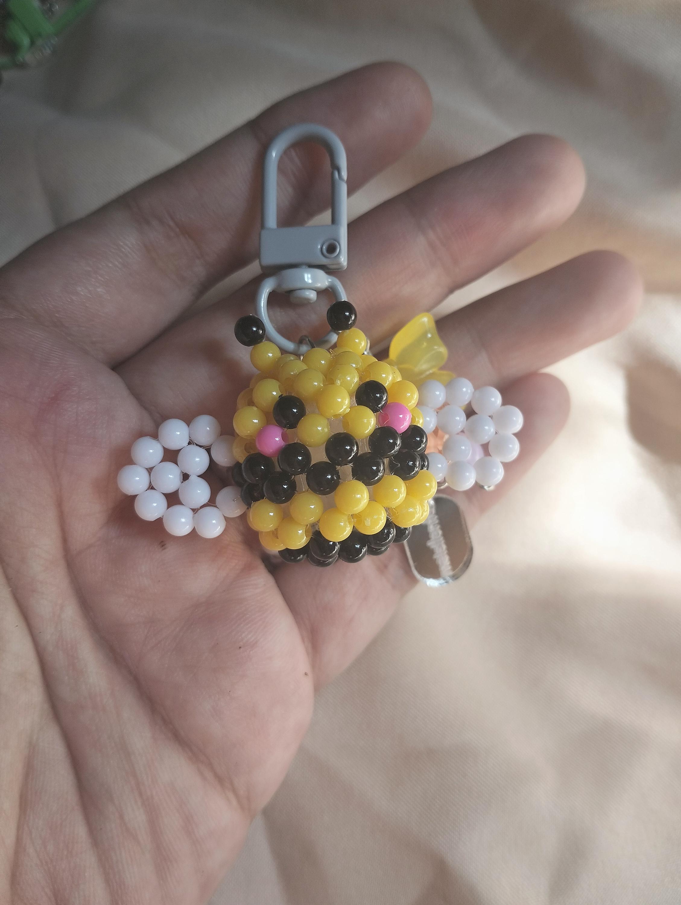 Bee Beaded Amigurumi Keychain, Cute Bees Charm, Gift for Sister, Couple ...