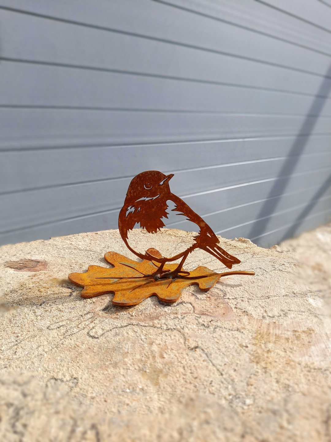 Rustic Metal Robin Garden Decor A Rusty Bird Sculpture Garden Gift ...