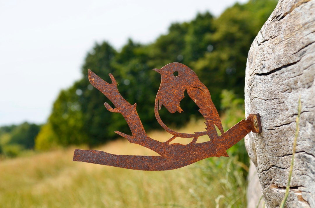 Rusty Metal Robin on Twig- Garden Fence Decor- Garden Art Sculpture ...