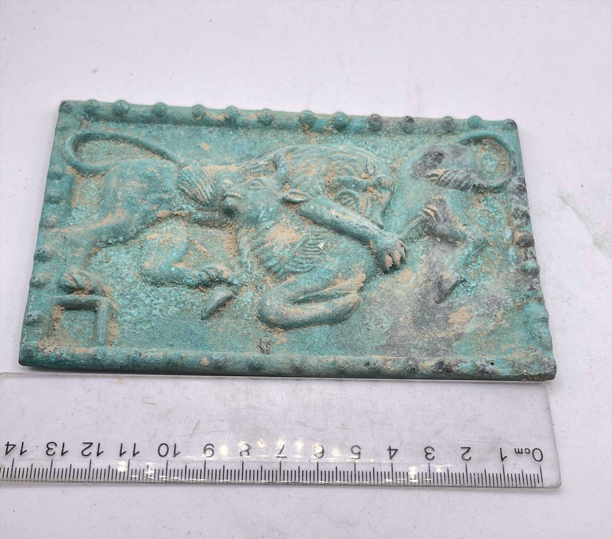 DETECTOR Finds Ancient Roman Bronze Depicting Lion Attacking - Etsy