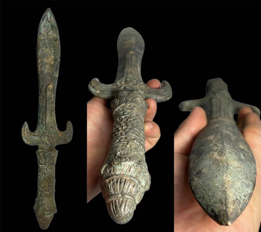 Ancient Roman Bronze Short Sword: Collectible Artifact (100-300AD) - Etsy