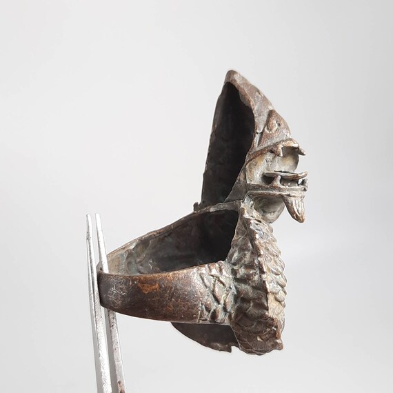 Very Unique Ancient Roman bronze dragon terminal ring - Gem