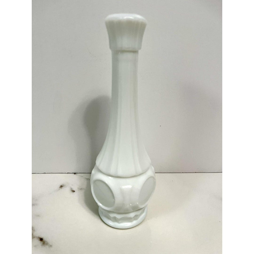 Vintage WHEATON EAGLE MEDALLION Vase 9" 4-sided Milk Glass Fluted - Etsy