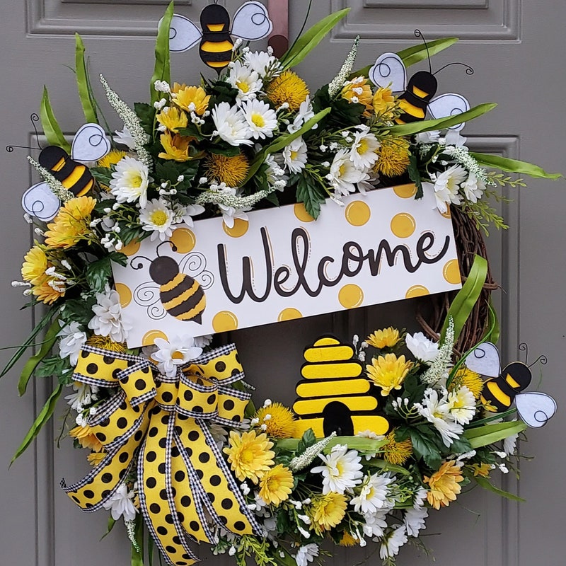 Bee Wreath - Etsy
