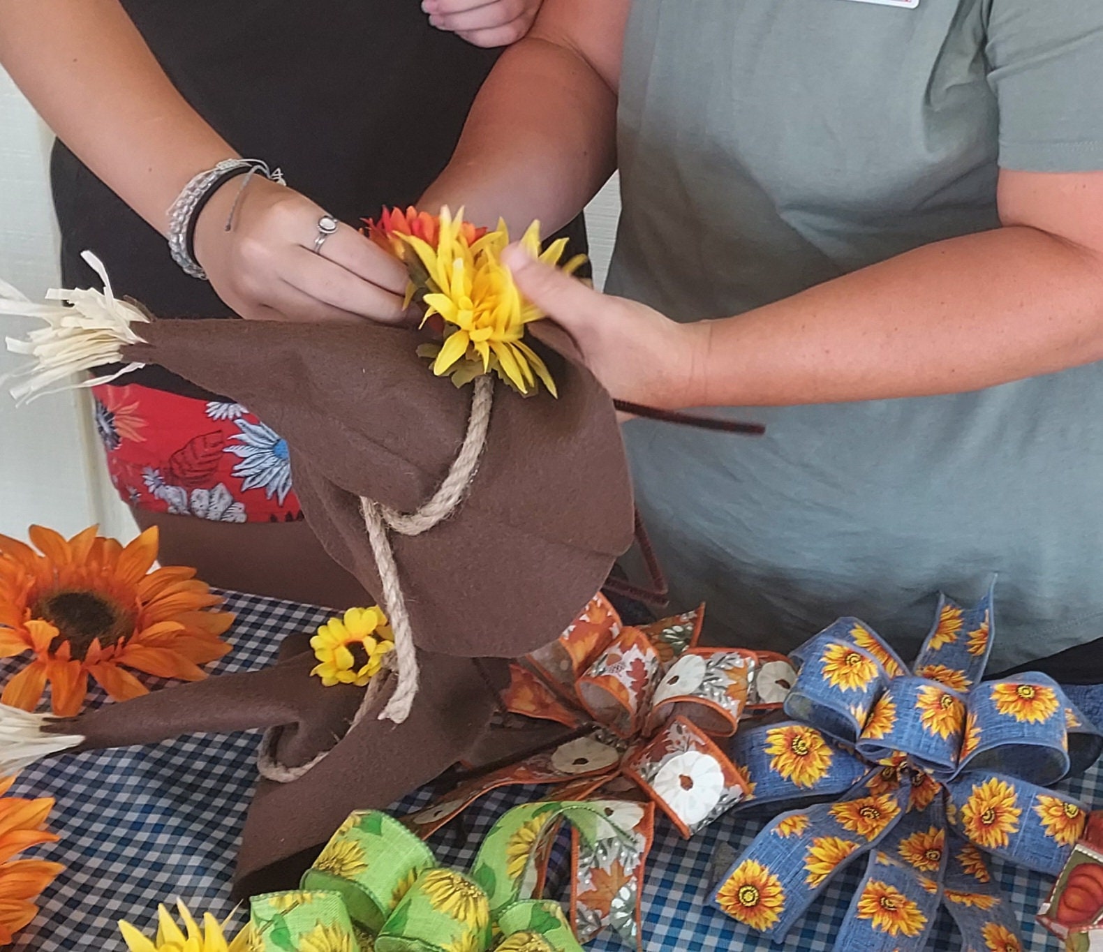 Tutorial Video PLUS Felt Scarecrow Hat, How to Make a Scarecrow Wreath ...