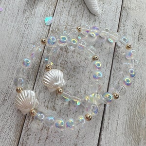 Iridescent Glass Beaded Clam Shell Bracelet Mermaid Jewelry Beach ...