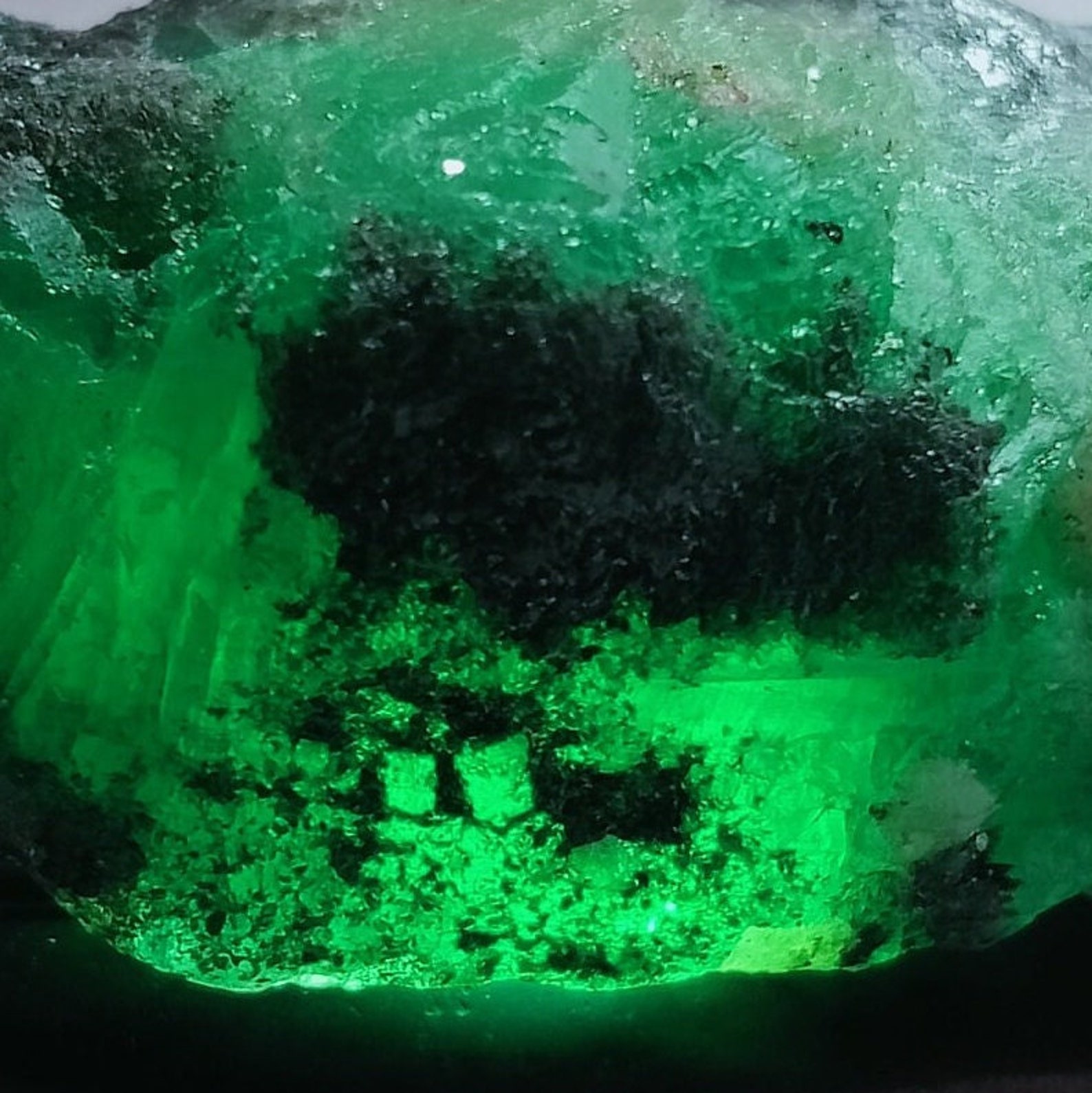 Big Emerald Rough Stone / Natural Zambian Emerald Rough Stone - Etsy