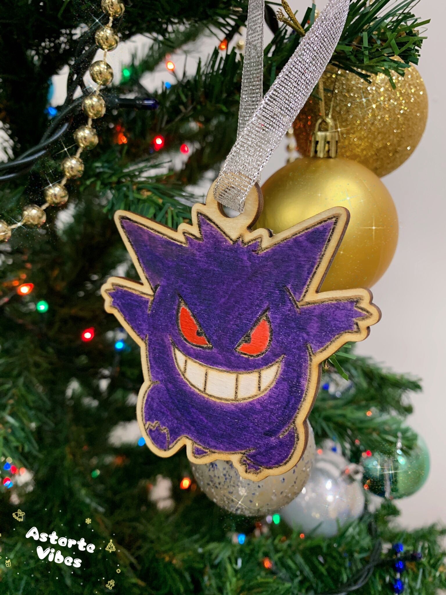 Anime Christmas Tree Decorating