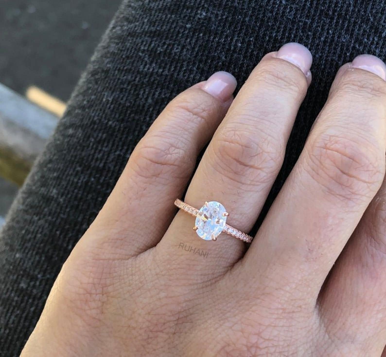 Anillo de compromiso anillo de solitario ovalado clásico de | Etsy