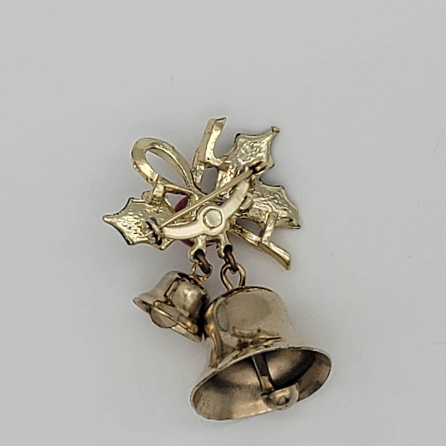Holiday Vintage Mistletoe and Bell Brooch - Etsy