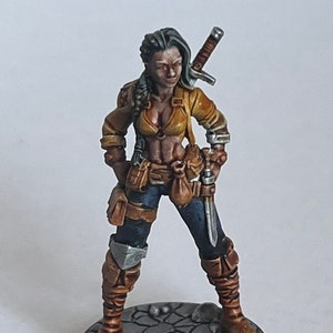 Rogue/fighter Female DND Resin , 28mm Scale Dungeons & Dragons,tabletop ...