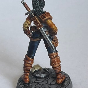 Rogue/fighter Female DND Resin , 28mm Scale Dungeons & Dragons,tabletop ...