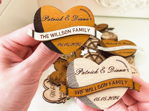 Custom wedding pins | Beachweddingtips.com