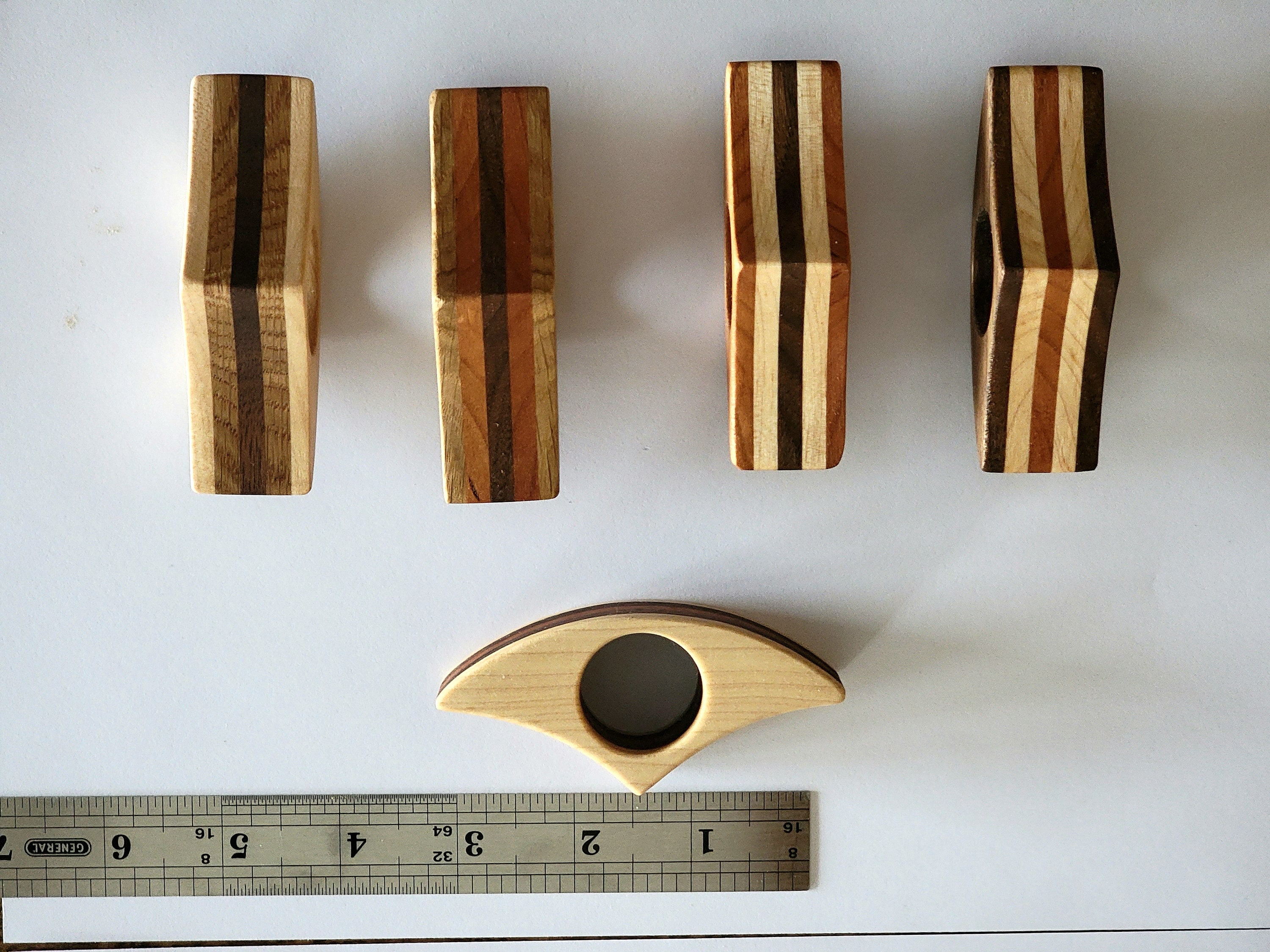 One-handed-book-holder - A Great Book Accessory Allowing the Reader to ...