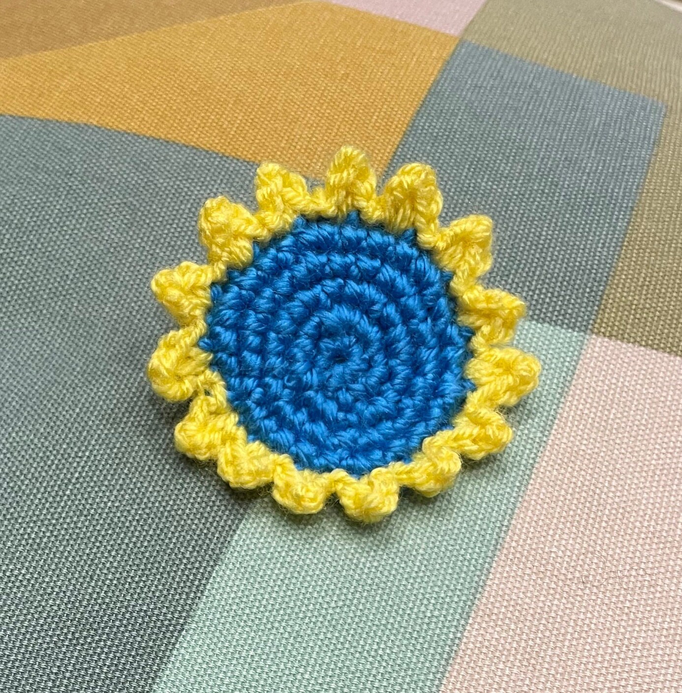 Ukraine Sunflower Crochet Pattern: Supporting the DEC Ukraine Appeal - Etsy
