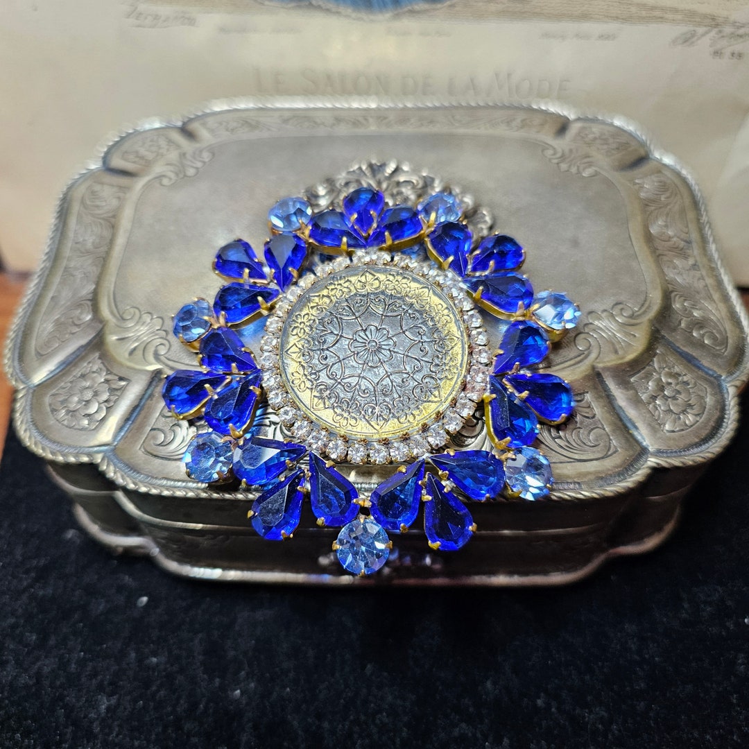 Vintage Brooch, Blue and Dark Blue Glass Crystals and Art Glass at the ...