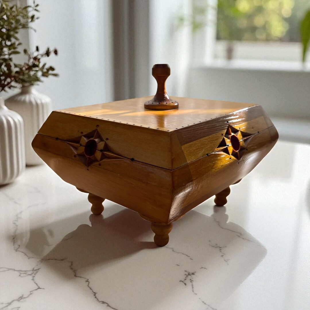 Hand-carved Wooden Jewelry Box: Compass Rose Inlay, Artisan Keepsake - Etsy