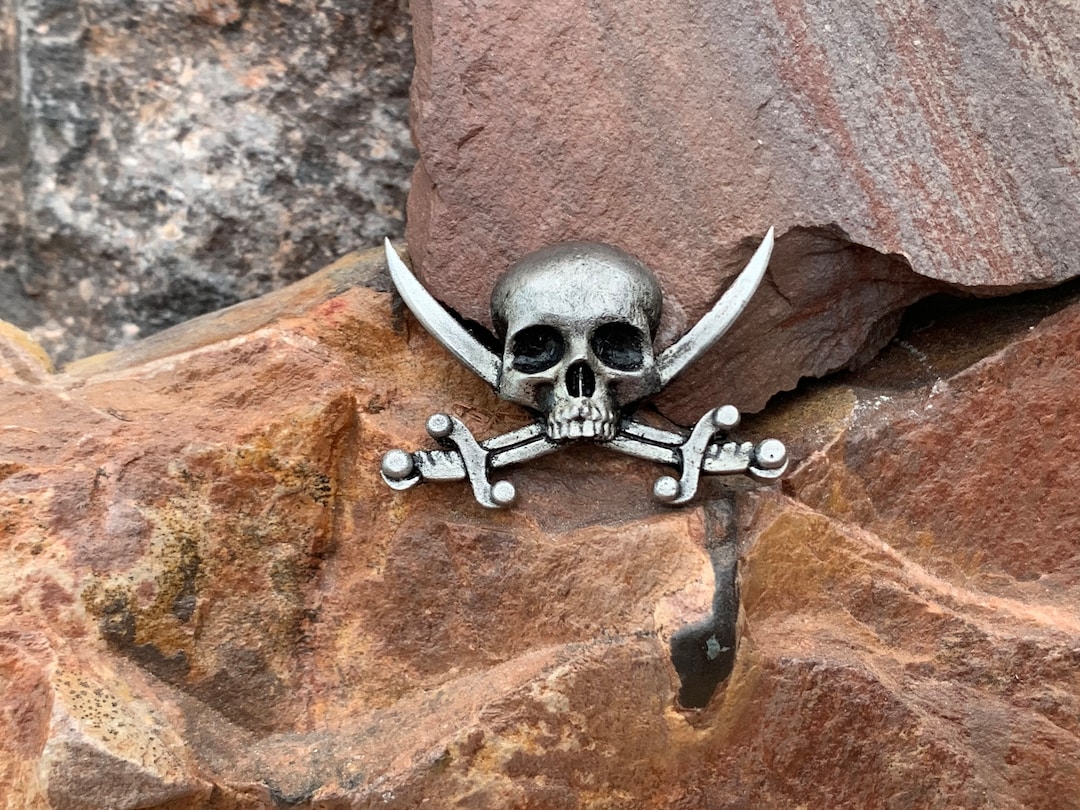 Skull and Cross Swords Pin Badge - Etsy