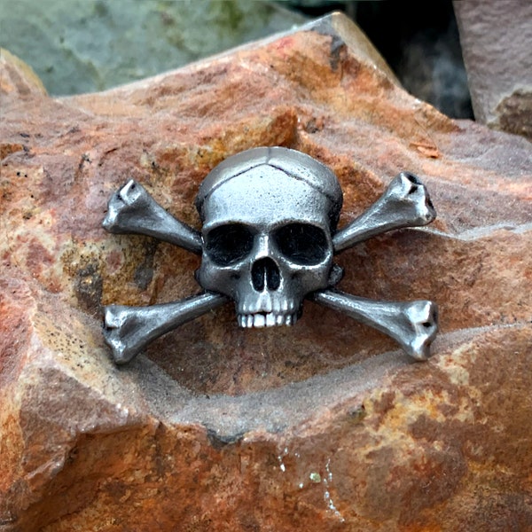 Skull and Crossbones Pin - Etsy