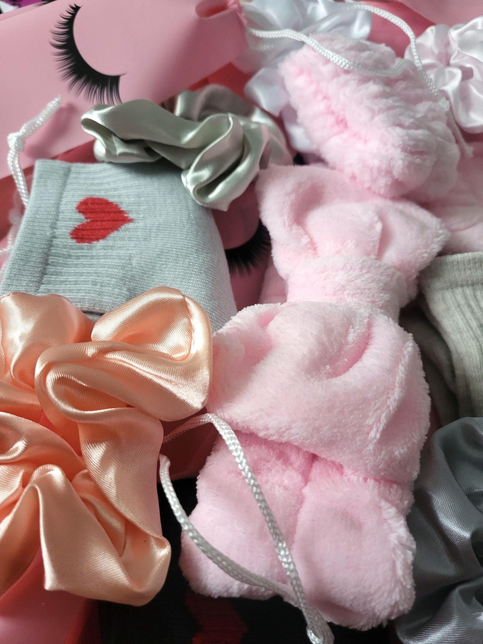4x Prefilled Beauty Spa Pamper Party Bags Girls Hair Accessories Socks ...