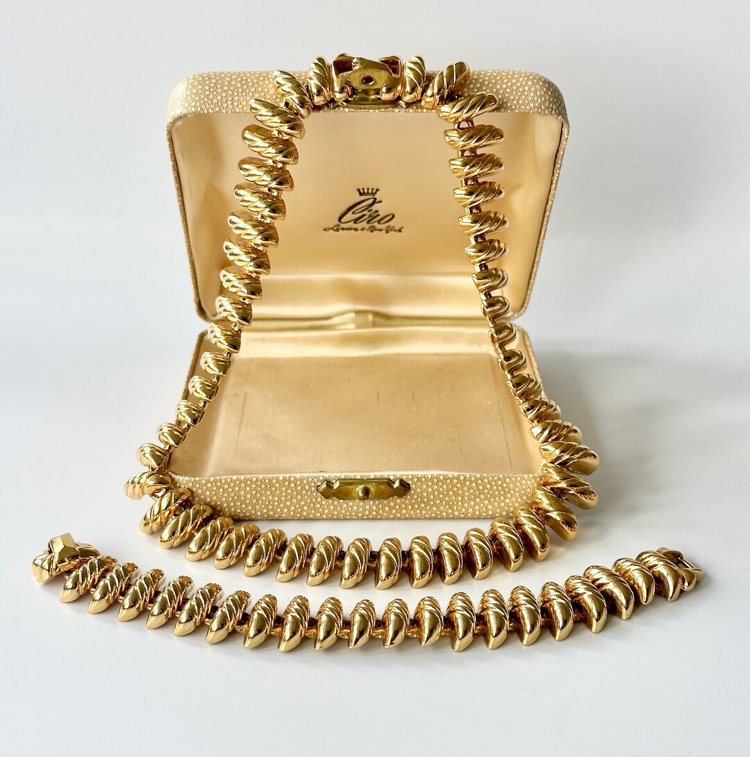 Fabolous Vintage 1980s Designer AFJ 18ct Gold Plated Decorative Chain ...