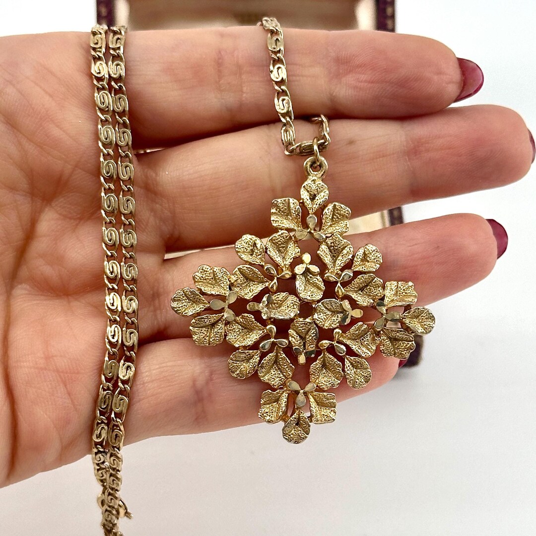 Charming Vintage 1950s Sphinx 18ct Gold Plated Decorative Floral Leaves ...