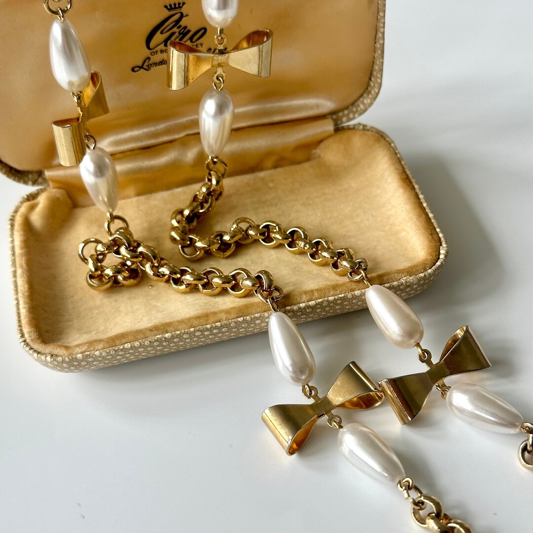 Fabolous Vintage 1980s Designer Monet 18ct Gold Plated Bow Design ...
