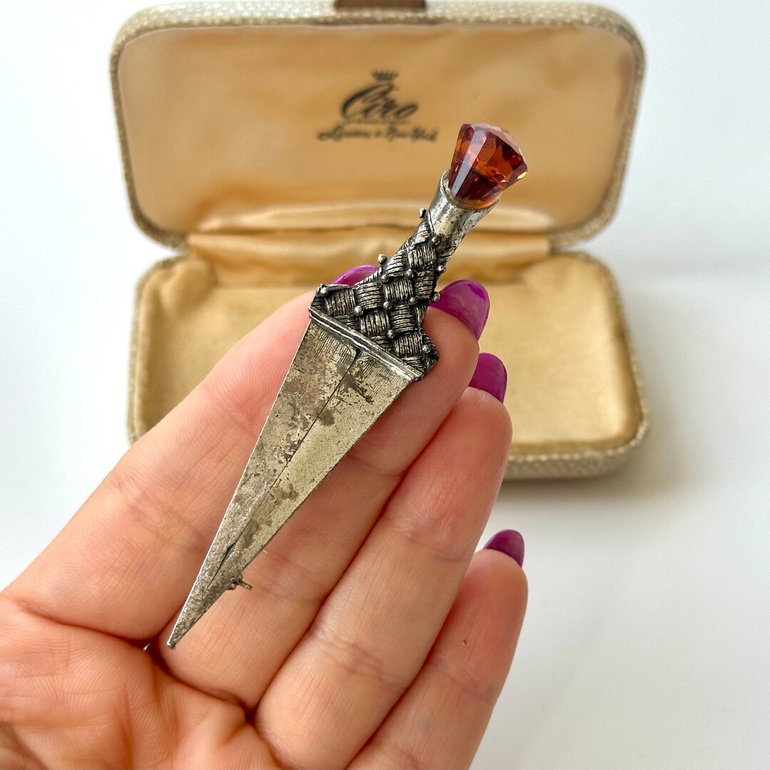 Vintage Miracle Scottish Celtic Dirk Sword Brooch, Vintage Jewellery ...