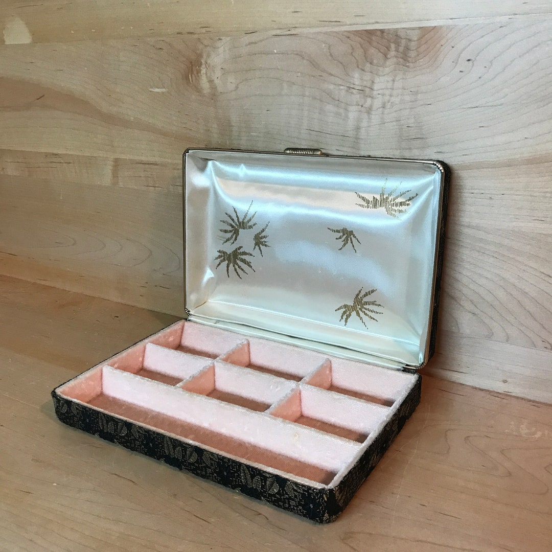 Vintage Midcentury Ladies Small Jewelry Box Women's Accessory Clam ...