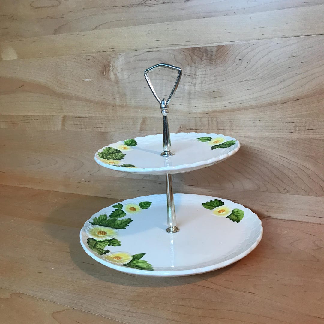 Vintage 2-tiered Serving Tray Midcentury Lefton Daisy Basketweave Hors ...