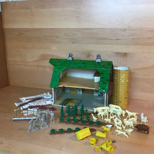 Vintage Lazy Day Farm Midcentury Marx Toys Metal Lithograph Barn Silo ...