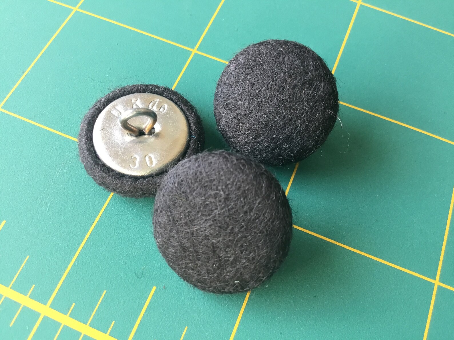 28mm Felt Buttons 100% Wool Hand Covered Metal Shank & Loop Back 70 ...