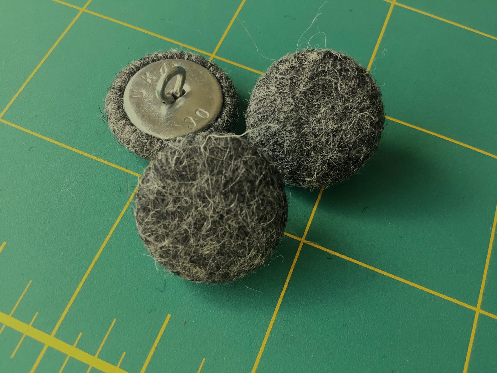 28mm Felt Buttons 100% Wool Hand Covered Metal Shank & Loop Back 70 ...