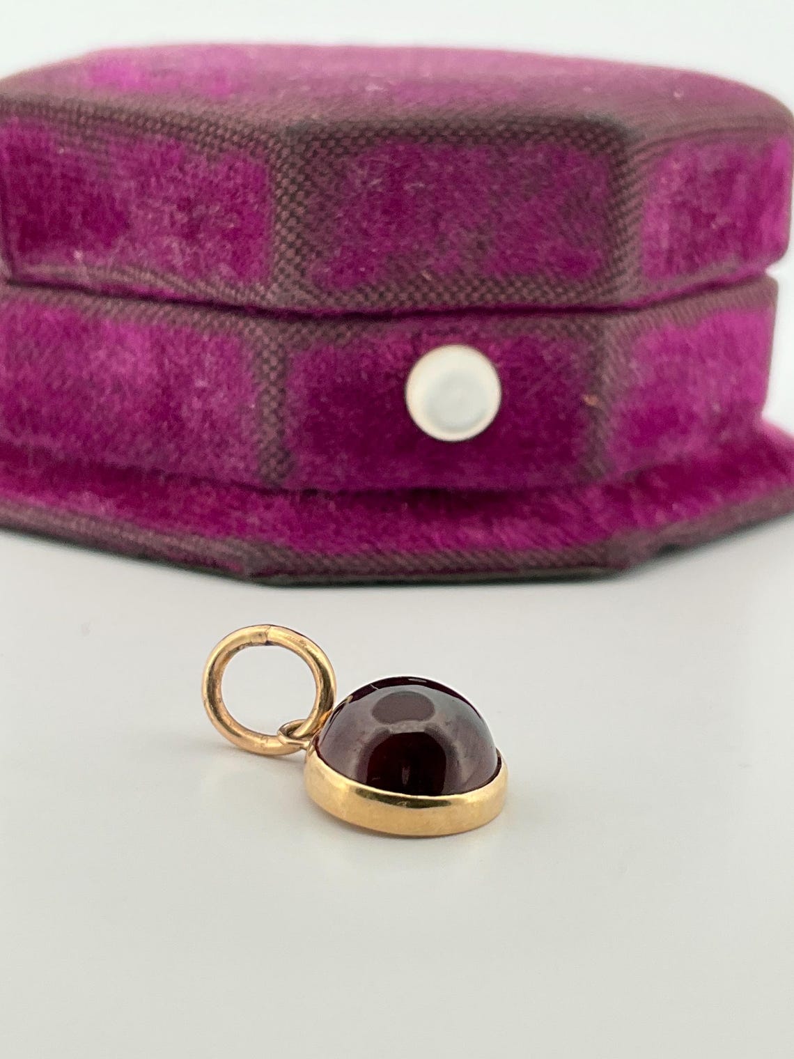 Vintage 9ct Gold Cabochon Garnet Bezel Set Pendant - Etsy