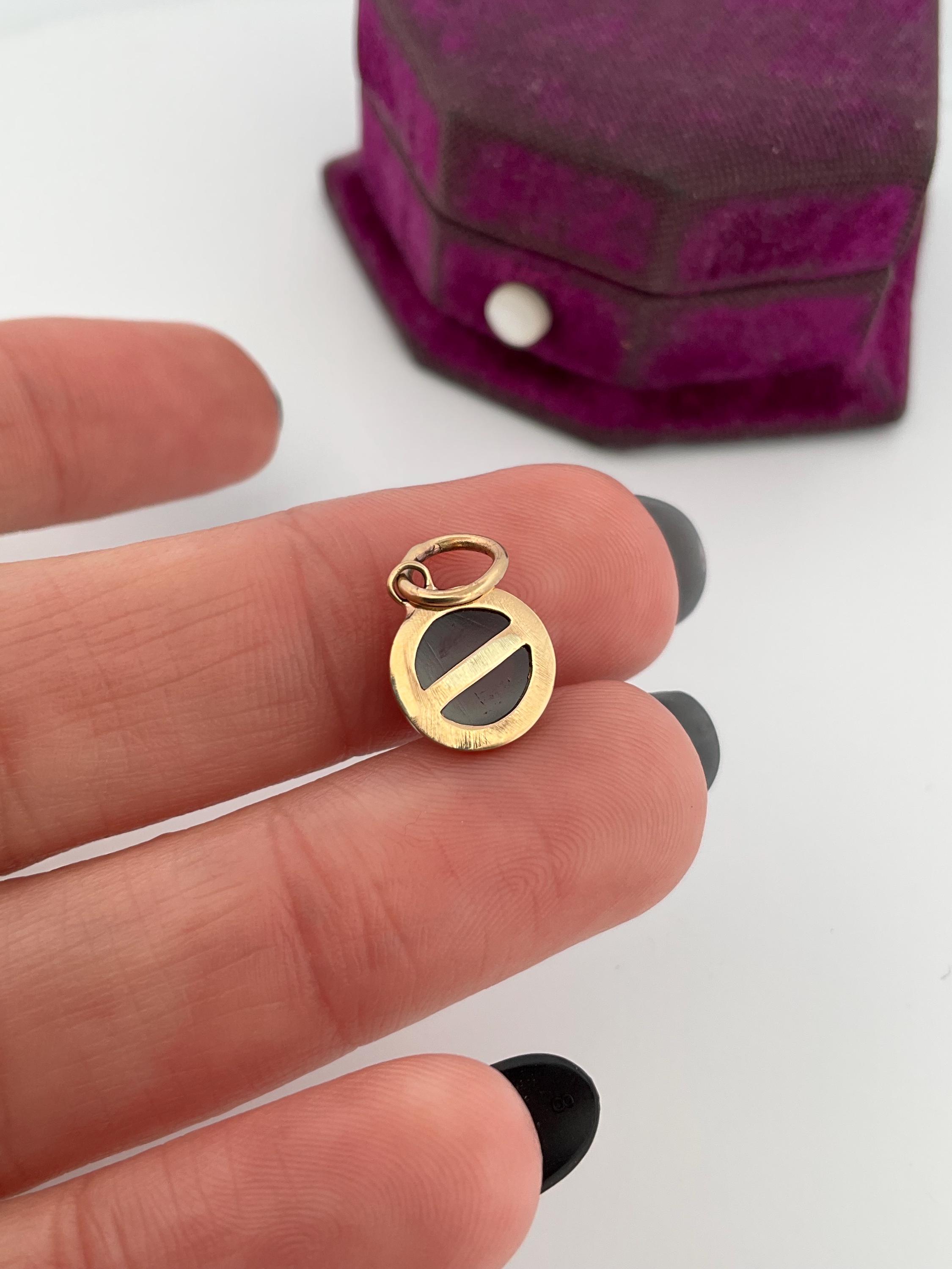 Vintage 9ct Gold Cabochon Garnet Bezel Set Pendant - Etsy