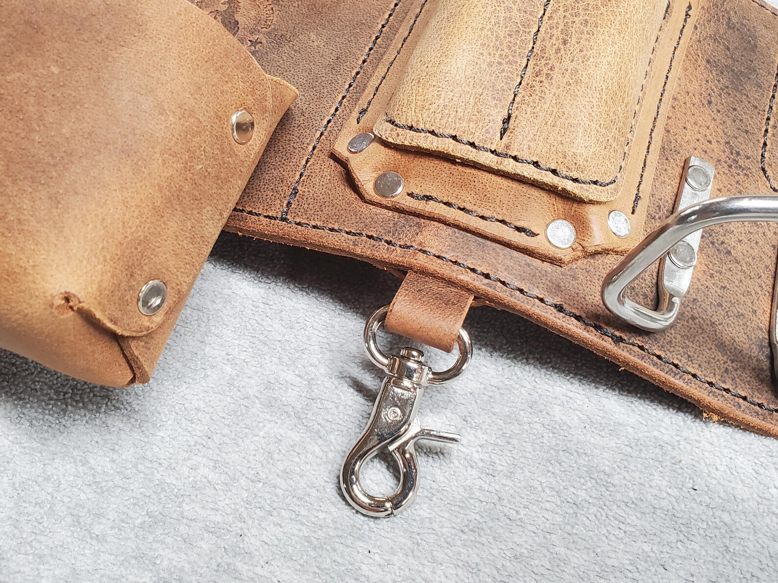 Deluxe Foreman's Tool Pouch - With Heavy Duty Clip and Hammer Loop ...