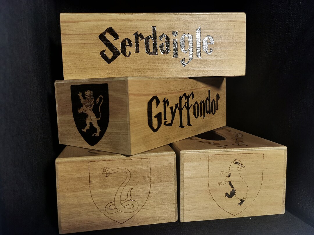 Hogwarts Gryffindor Tissue Box Pyrography on Wood Handmade - Etsy