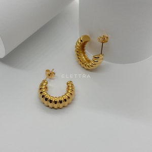 Selling earrings on etsy store