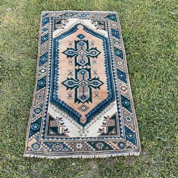 2x4 Runner Rug - Etsy