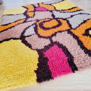 Small Vintage Handmade Latch Hook Rug. Colorful Mod Abstract Pattern ...