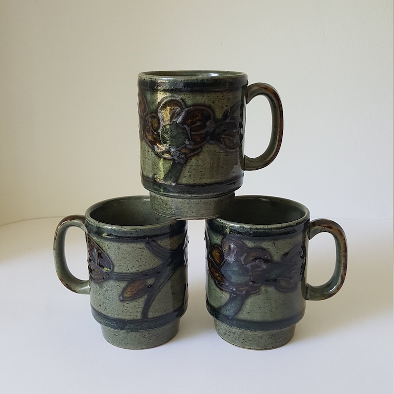 3 Stackable Stoneware Pottery Mugs. Vintage 70s Floral Glaze - Etsy