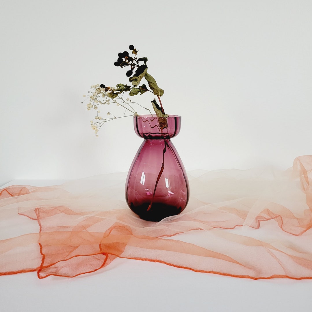 Amethyst Purple Teardrop Bud Vase. Hand-blown Swirled Glass Bulb Vase ...