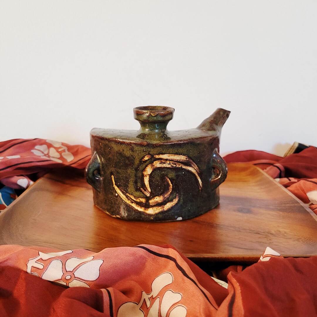 Antique Japanese Dachibin Hip Flask. Stoneware Pottery Sake Jug ...
