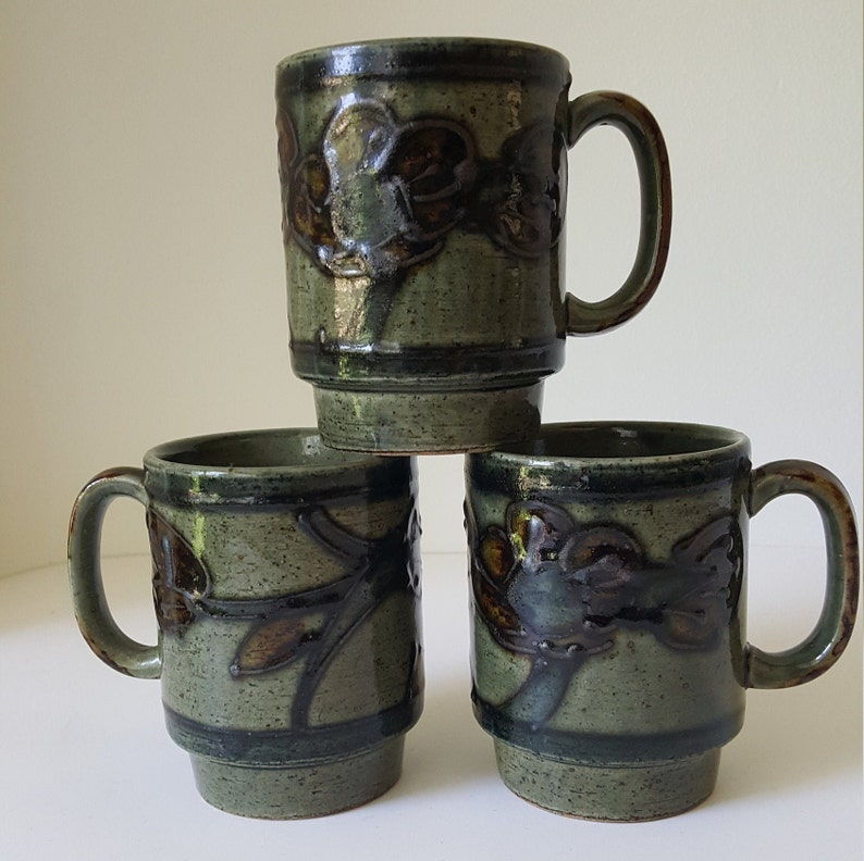 3 Stackable Stoneware Pottery Mugs. Vintage 70s Floral Glaze - Etsy