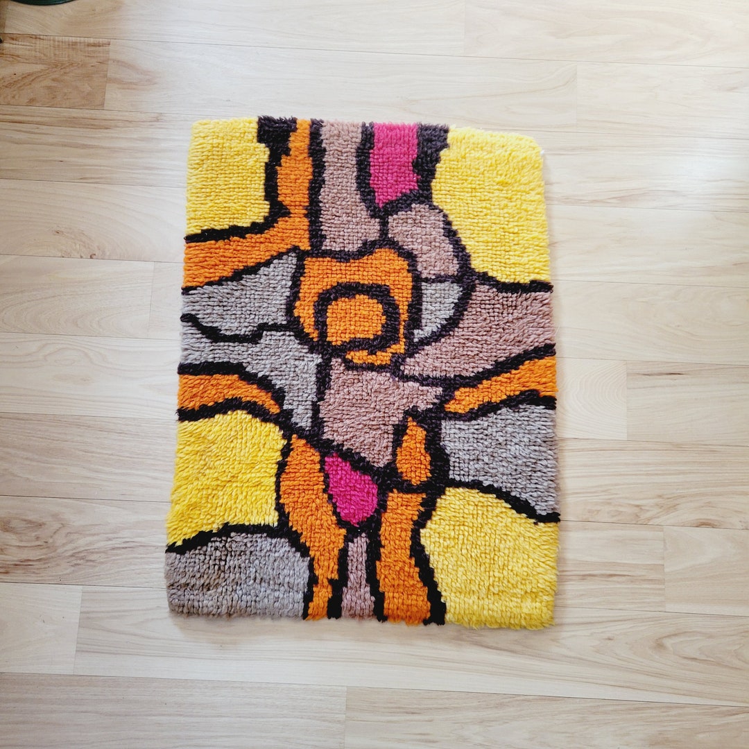Small Vintage Handmade Latch Hook Rug. Colorful Mod Abstract Pattern ...