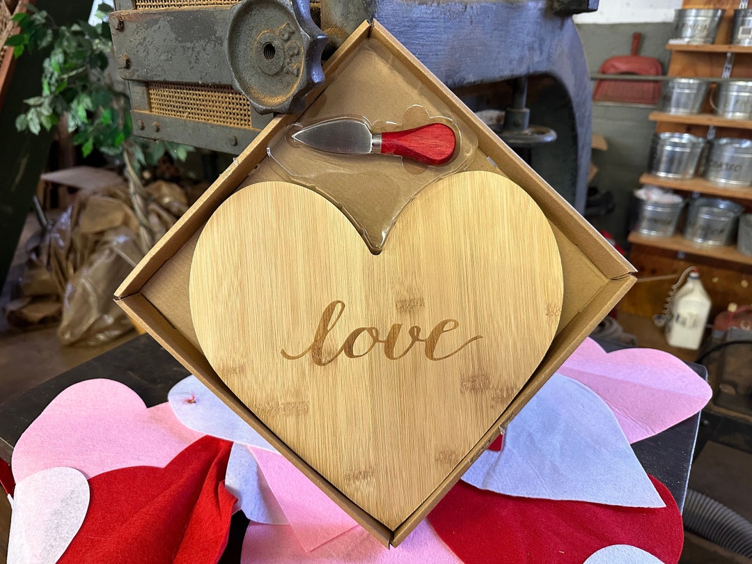 CUSTOM LOVE LETTER Charcuterie Board - Etsy