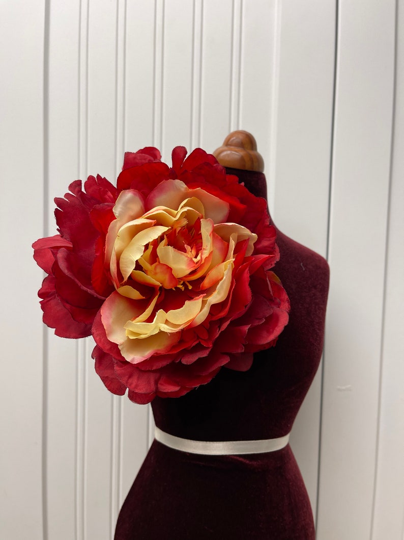 White Silk Flower Brooch White Flower Shoulder Flower Pin - Etsy