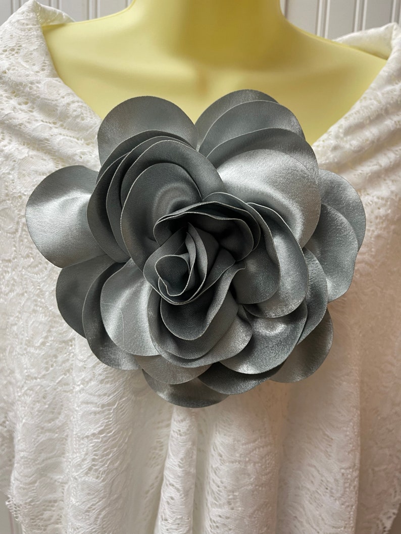 Large White Silk Flower Brooch Large Flower Brooch Shoulder - Etsy